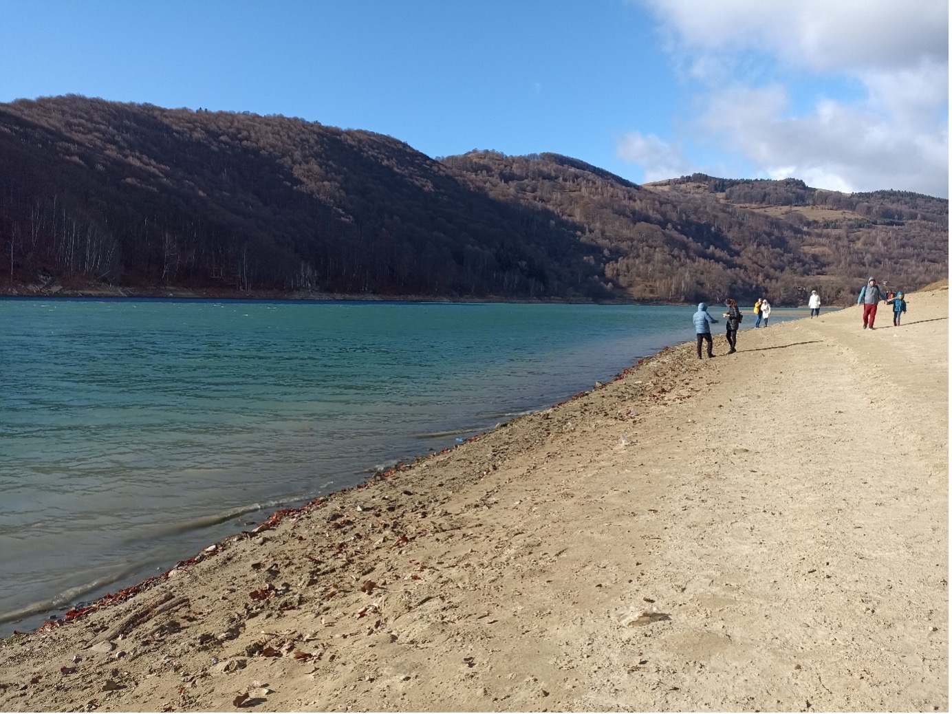 Excursie de o zi pe malul Lacului Paltinu, Valea Doftanei - EuAly