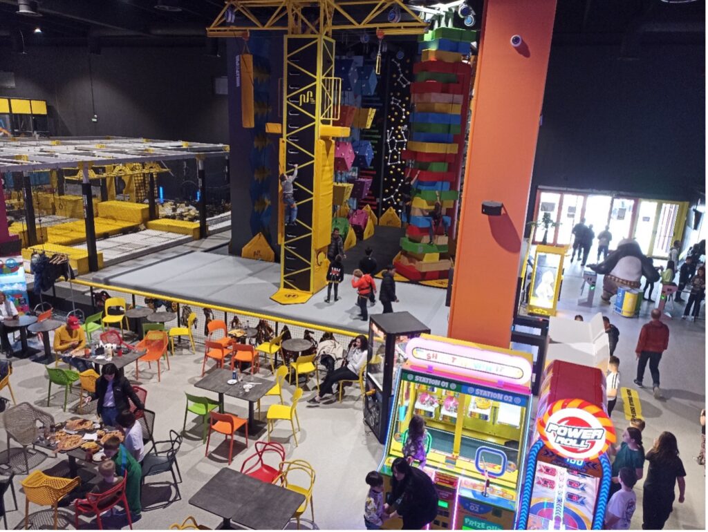 Cum este la Hype Arena, locul de joaca pentru copii si adulti, in Bucuresti zona Romexpo - EuAly
