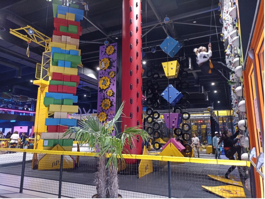 Cum este la Hype Arena, locul de joaca pentru copii si adulti, in Bucuresti zona Romexpo - EuAly